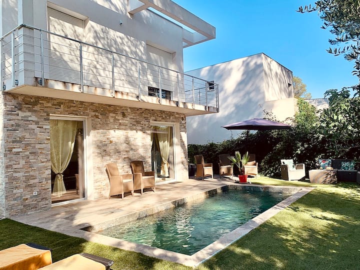 Appartement Indépendant, Piscine & Jardin - Fréjus