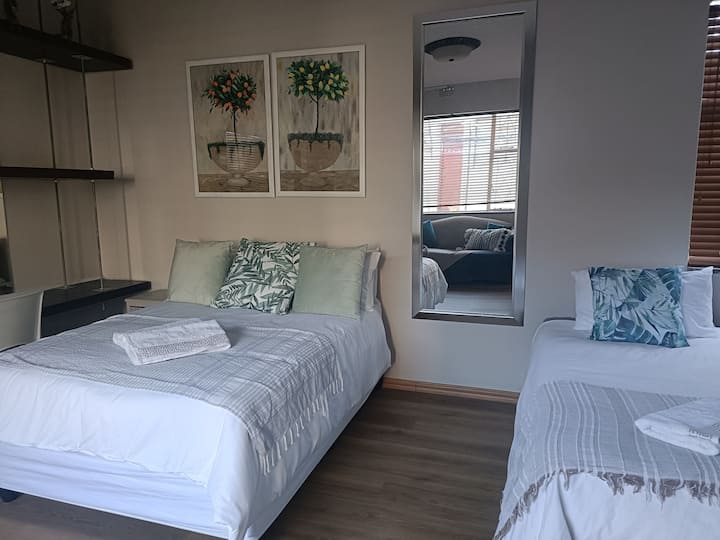 Graceland: Classic Family Unit - Krugersdorp