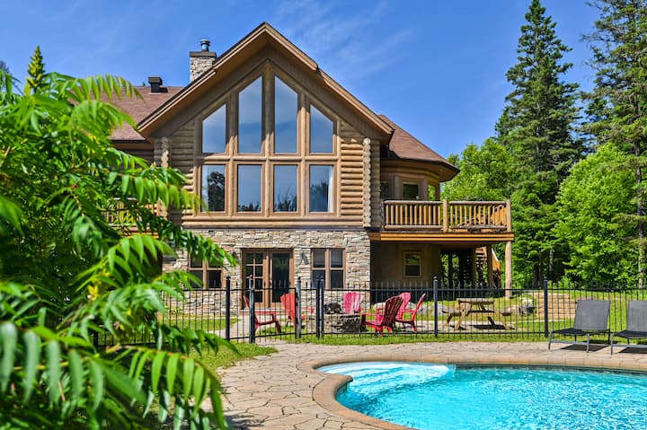 Fiddler Lake Resort: Chalet + Private Pool & Spa - Saint-Sauveur