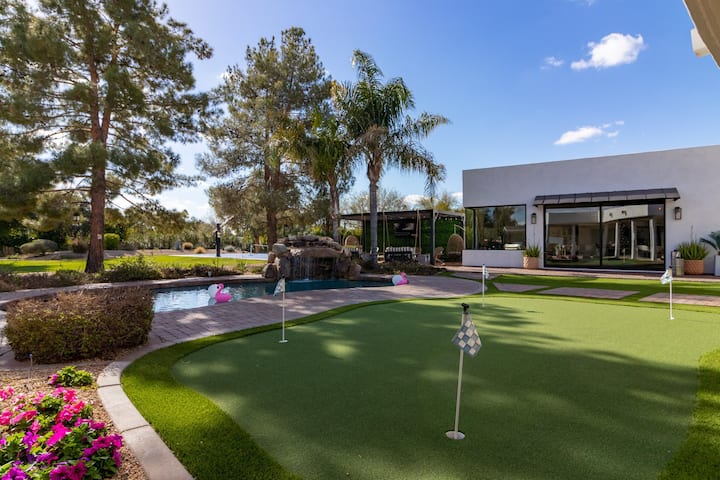 Stunning Acre Resort Home Sleeps 16 - Phoenix