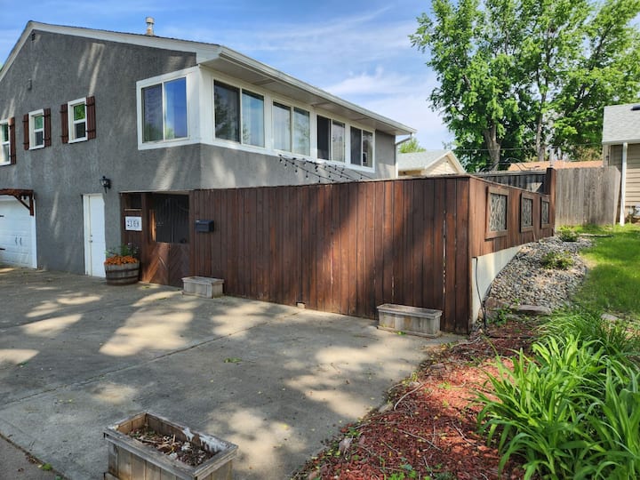 Courtyard Cottage - Sioux Falls, SD