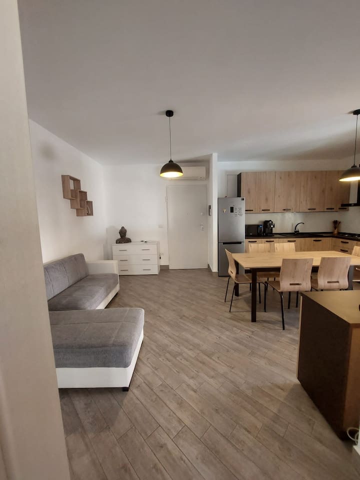 Amelia Guest House
Iun (R8065)
It090003c2000r8065 - Alghero