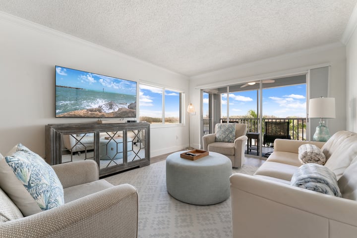 Beach And Bay In Bonita Springs/n. Naples - Bonita Springs