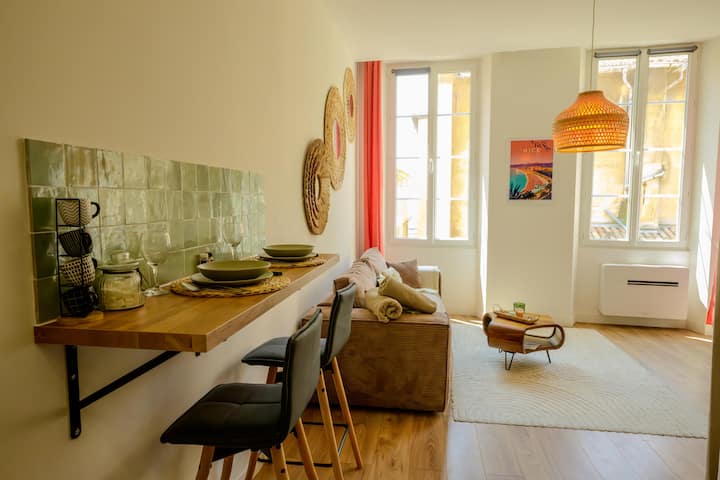 Studio Au Coeur Du Vieux Nice - Vue Mer Et Clocher - Nice