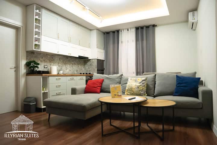 Agron’s Suite - Guest Favorite With *Free Parking* - 티라나