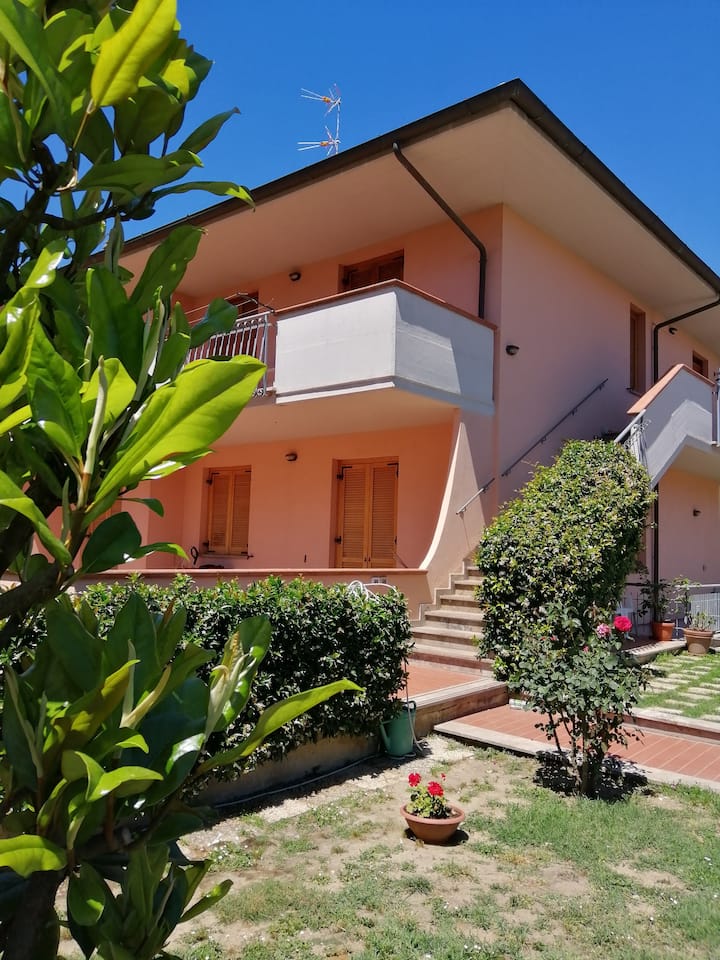 Casa Magnolia: Indipendente Con Giardino - Castiglione del Lago
