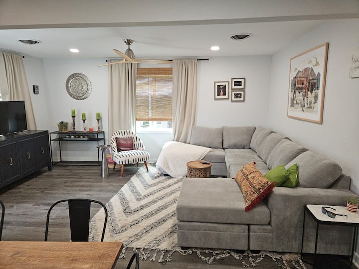 Pet Friendly | Hot Tub | Game Room | Close To Main - Fredericksburg, TX