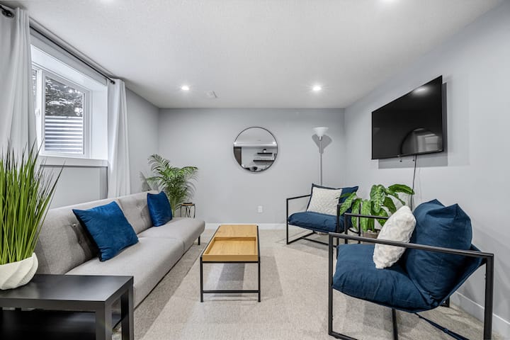 King Ensuite, Near University - Calgary