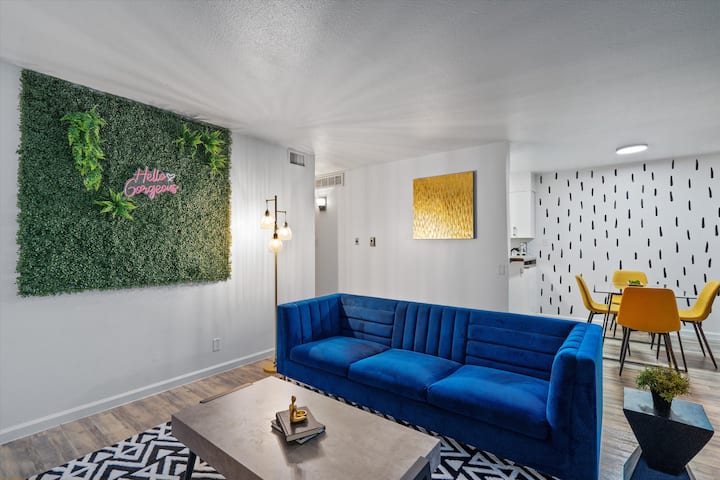 Mins 2 Downtown - Stunning Austin Haven - King Bed - Austin, TX