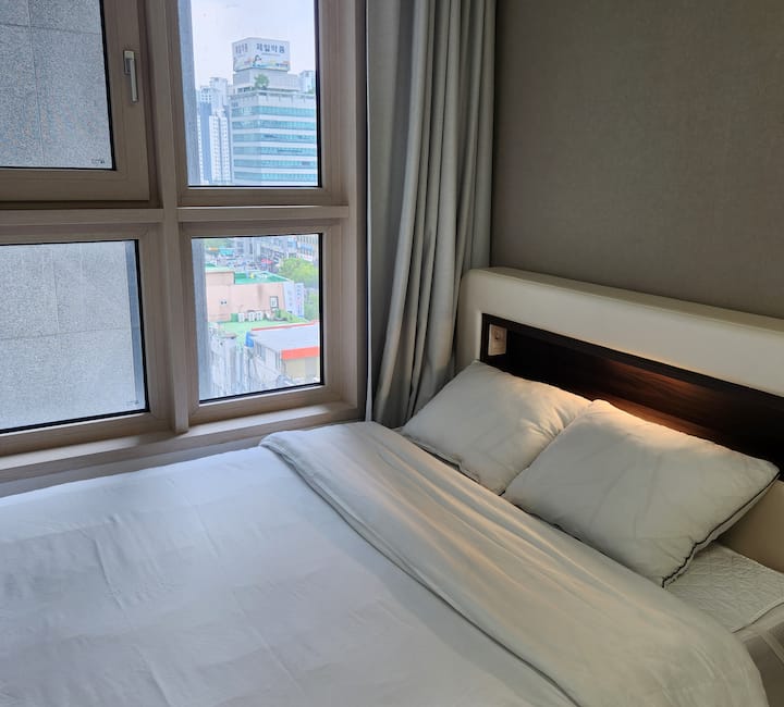 A3-강남번화가/넷플릭스/신논현역1분,강남역5분/성형외과 인근/ 매회 침구 소독/장박 가능 - Seul