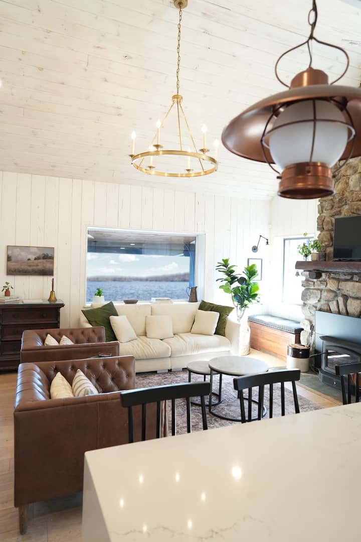 Lakefront Stone Cabin - Vernon Township, NJ