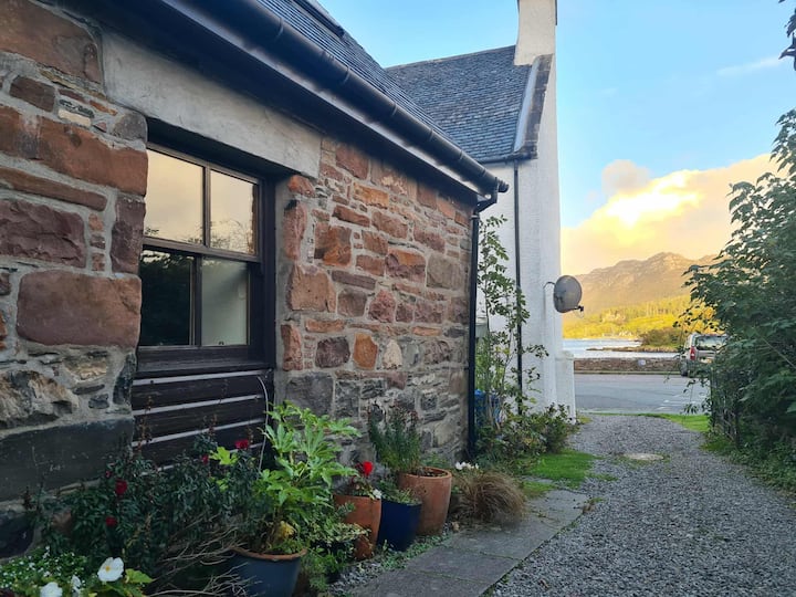 An Sabhal Ban - A Renovated Barn - Plockton