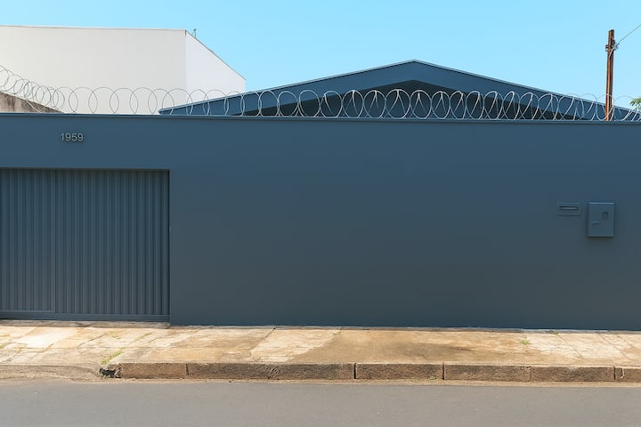 Casa Grande Para Empresas. ÓTima Localização - Uberlândia