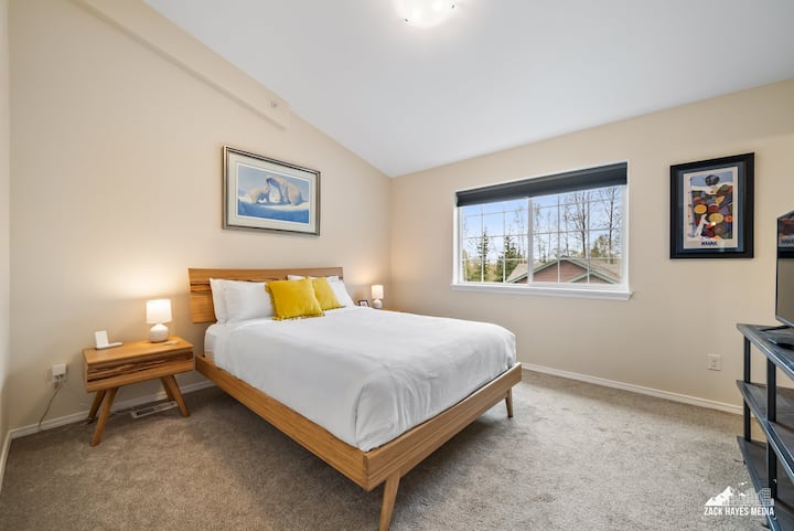 1-queen Bed Modern And Quiet With Washer/dryer - Anchorage