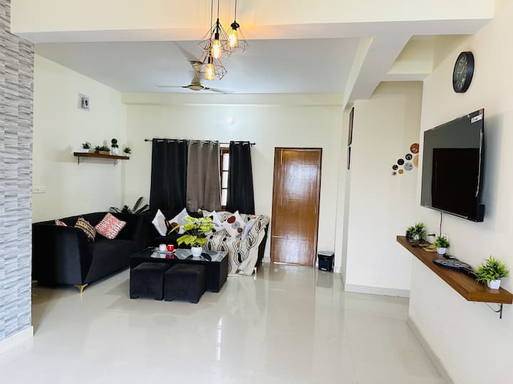 Zoomstay:3bhk Exotic House - Varanasi