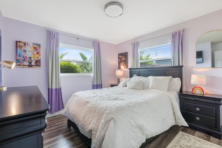 Rainbow Room (Lily Room) - Stuart, FL