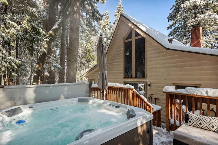 5 Min To Village-hot Tub • Gameroom • Firepit • Ev - San Bernardino, CA