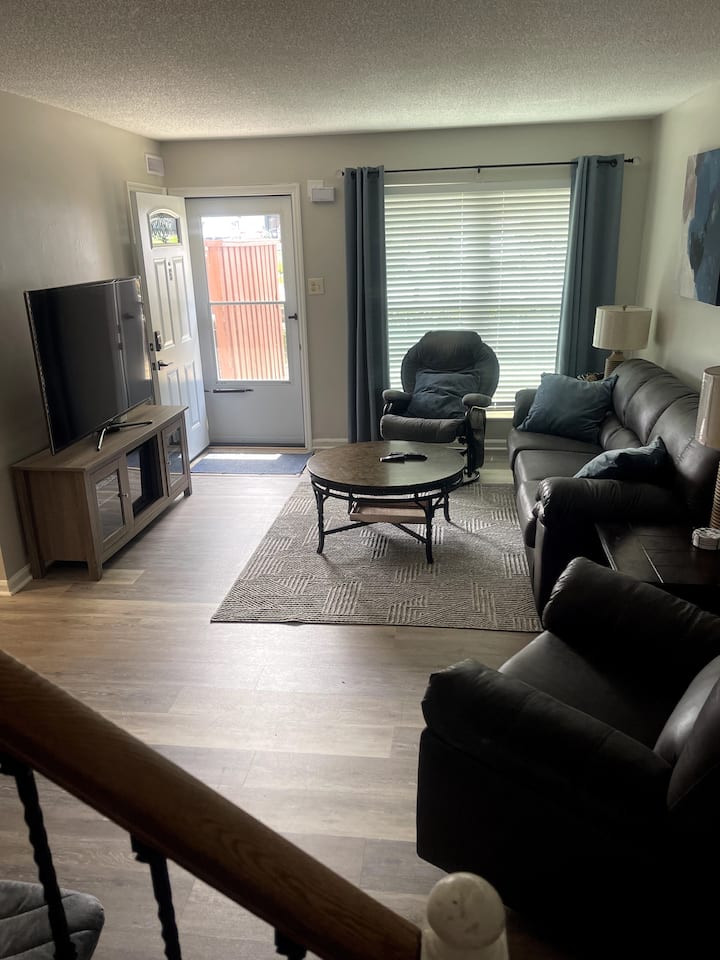 Cross Creek Townhome B - Knoxville, TN