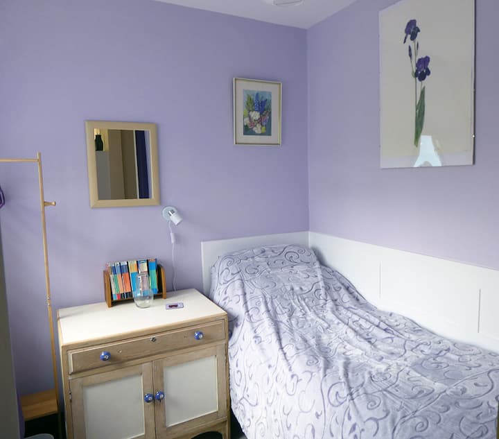 “Lavender” Small Single Room In Stroud - Painswick