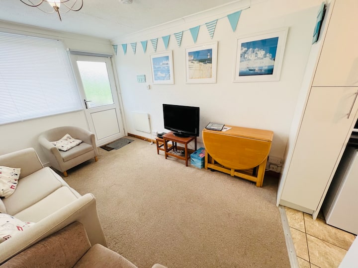 2 Bedroom Chalet Sb11, Sandown Bay, Dog Friendly - Sandown