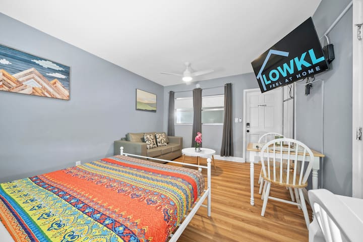 Studio W/ Kitchen, Pool, Parking Near The Beach - Lighthouse Point, FL