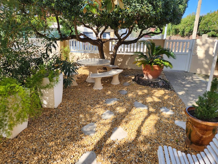 Logement  75m2 Rdc Avec  Jardin - Arles
