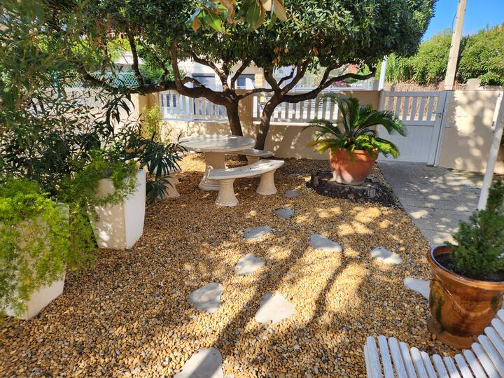 Logement 75m2 Rdc Avec Jardin - Arles