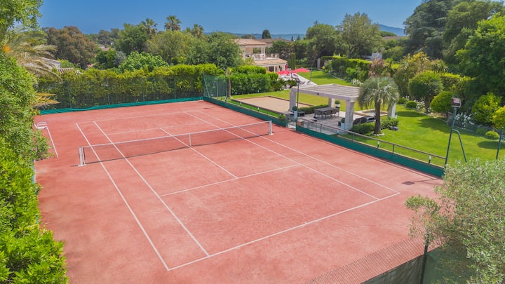 Villa Proche De La Mer Avec Tennis Privé à Grimaud - サン＝トロペ