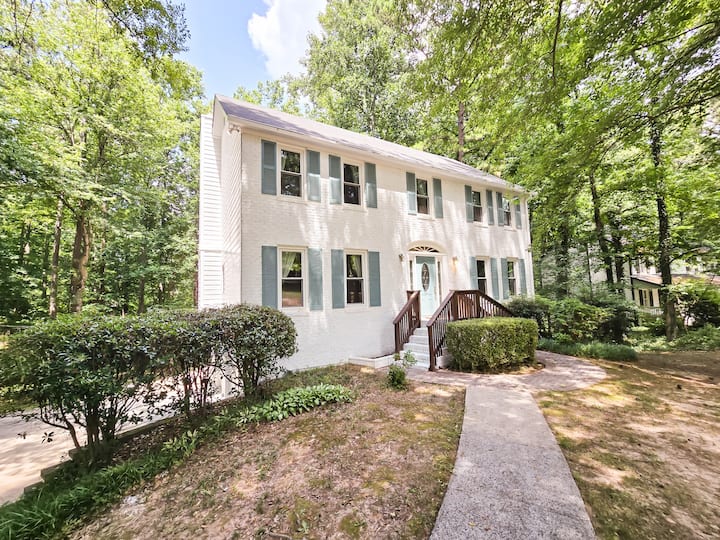 Alpharetta/ Crabapple Gem: 4 Bedrooms / 3.5 Baths - Alpharetta, GA