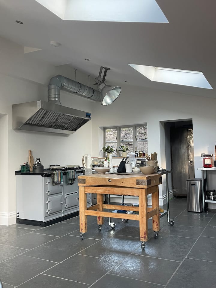 Plant Based B&b - Bedroom 3 Of 4 - Leominster