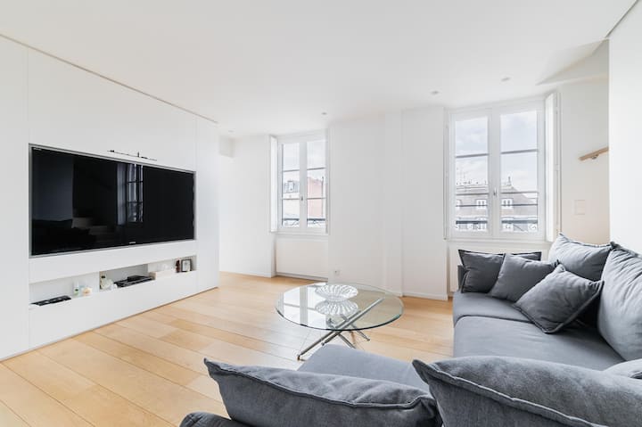 Duplex Au Calme Dans Une Zone Touristique De Paris - Métro Nationale, Paris