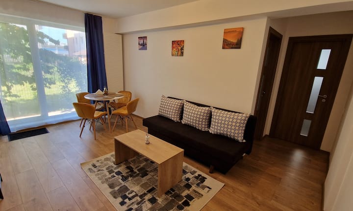 Ap Calas, No.2 2a, Free Parking - Râșnov Romacril