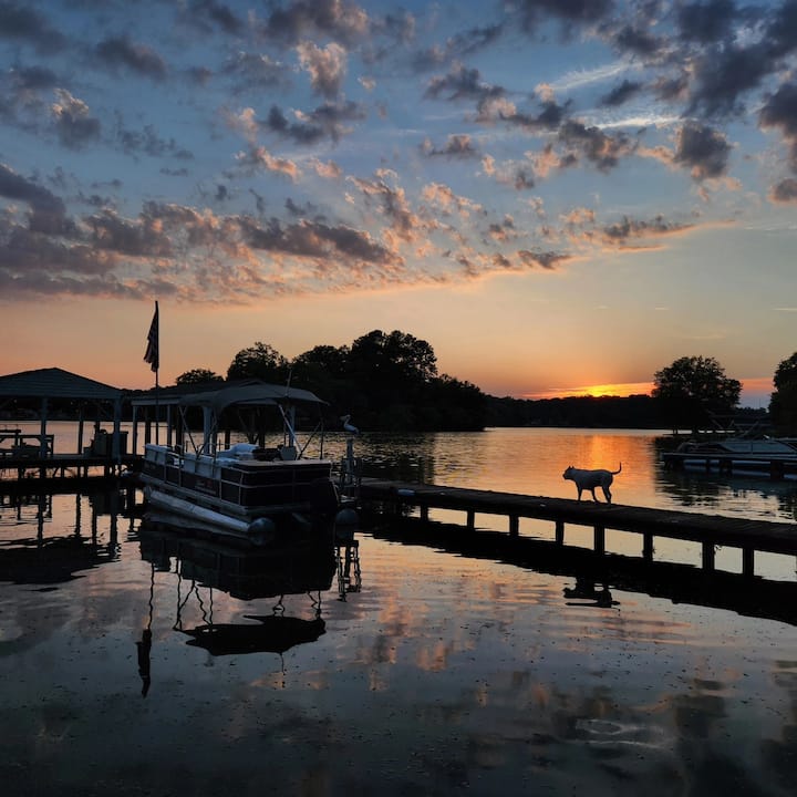 Lake Greenwood Lodge Guesthouse - Lake Greenwood, SC