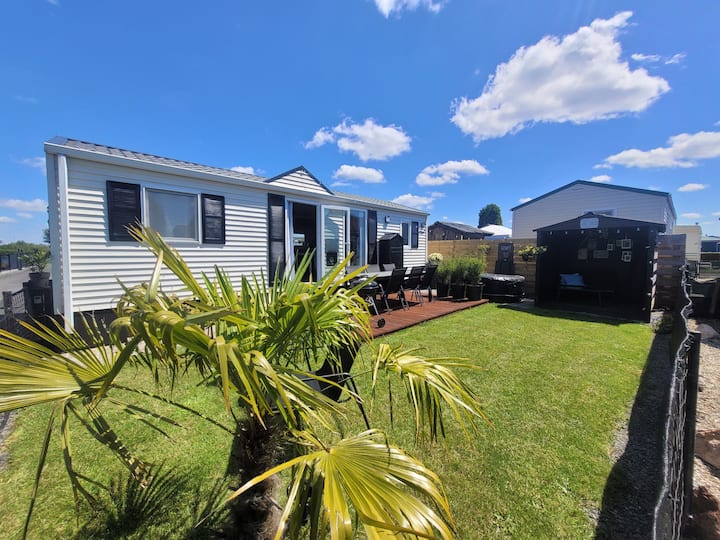 Chalet Sea-renity Lakeside Met Jacuzzi - Brujas