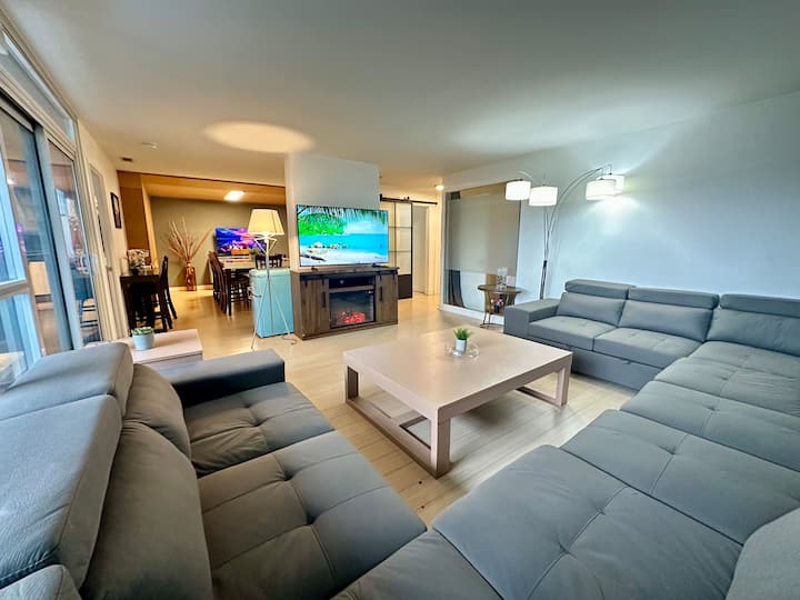 Corner Suite Courtyard View 4real Beds & 2sofabeds - Mississauga