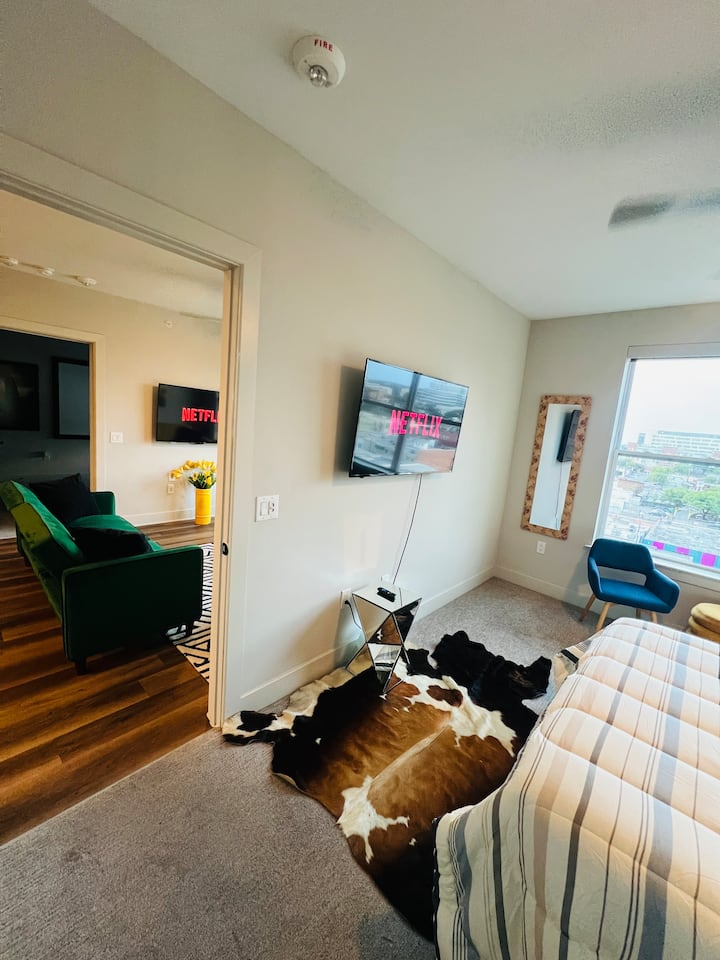 Surf Richards Flat | 2b/2b | Skypool | Sleeps 6 - Dallas