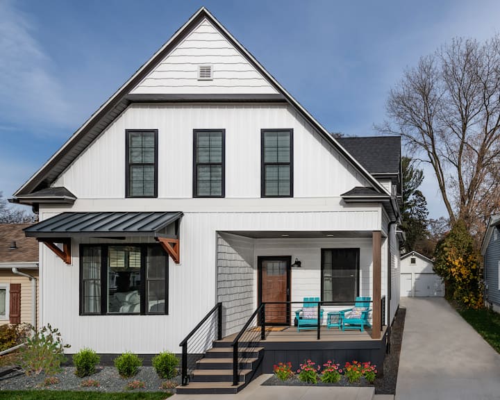 Luxury 4b-2ba Lake & Beach House - Sheboygan, WI