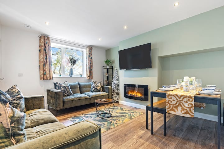 Retreat On The Green - Beautiful 4-bed Home - York