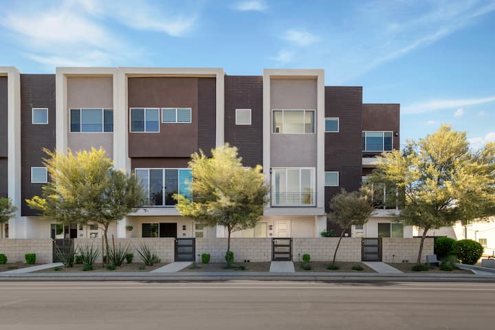 Luxury Biltmore/arcadia Townhome - 