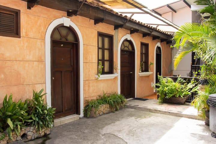 Centro Histórico San Salvador + Ac - San Salvador