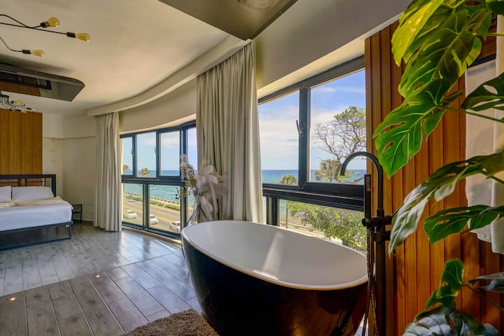 Ocean View Minimalist Loft W/tub - Santo Domingo (Dominican Republic)