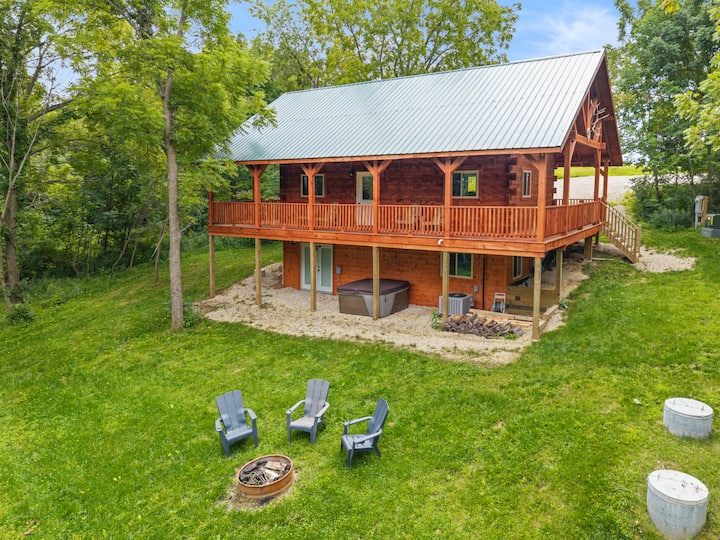Lynxville Log Cabin - Harpers Ferry, IA