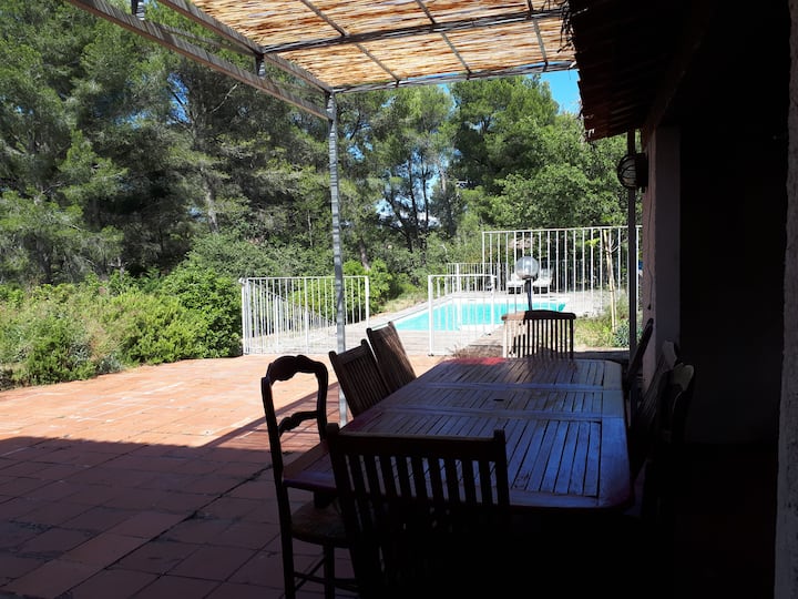 Maison Dans Un Massif Forestier - Bandol