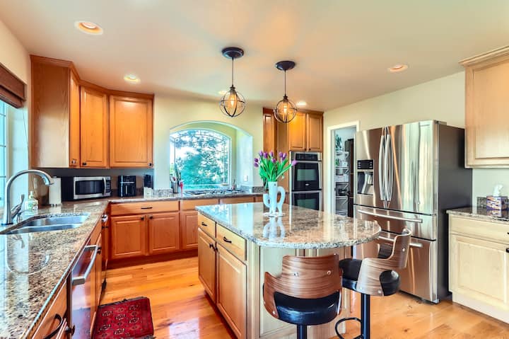 Luxe Denver Home - Golf, Rocky Mntn & Lake Views! - Denver