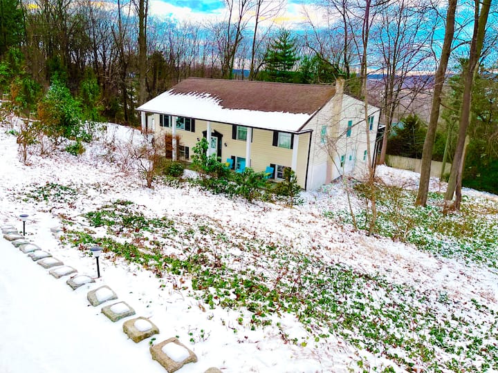 Amazing Home W/ Game Room/gym/king Beds/near Town! - Water World, Phoenixville