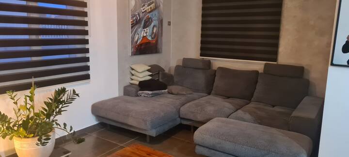 Maison Complète Sur 2 Niveaux. - Martigues