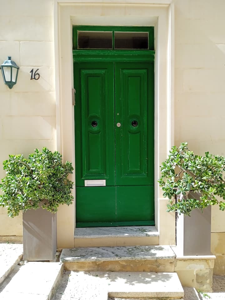 Valletta Townhouse Near Upper Barrakka Gardens - Malta