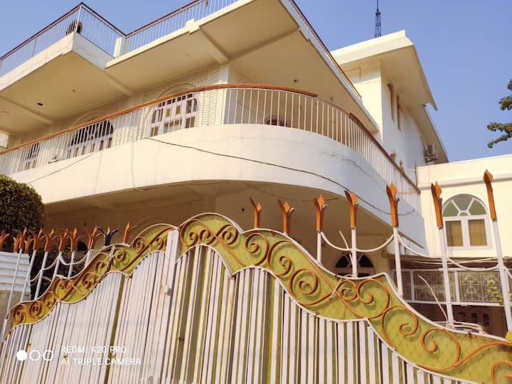 Near Sarvodaya& Amrita Hospital|2bhkac|groundfloor - Faridabad