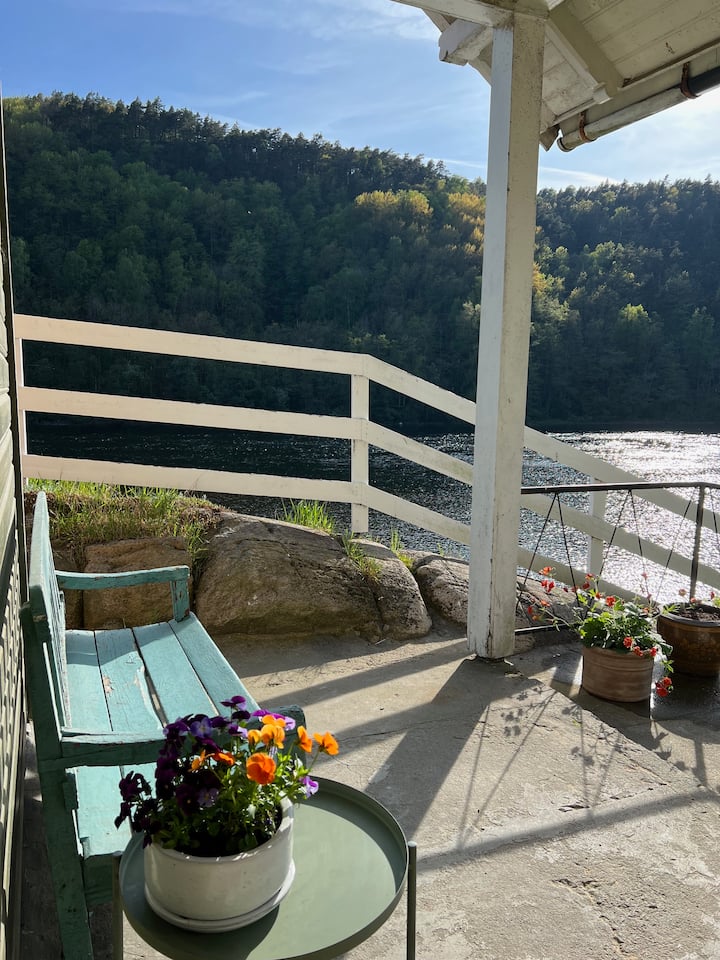 The Riverside Cabin Home - Kristiansand
