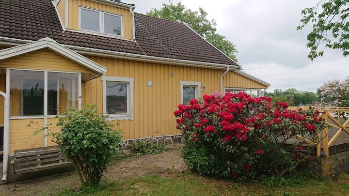 Stort Hus Med Härlig Tomt - Helsingborg